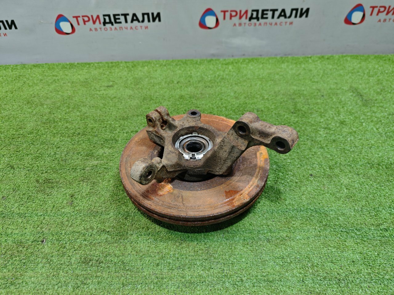 Кулак поворотный Nissan Note 1.6 HR16 2006 перед. прав. (б/у)