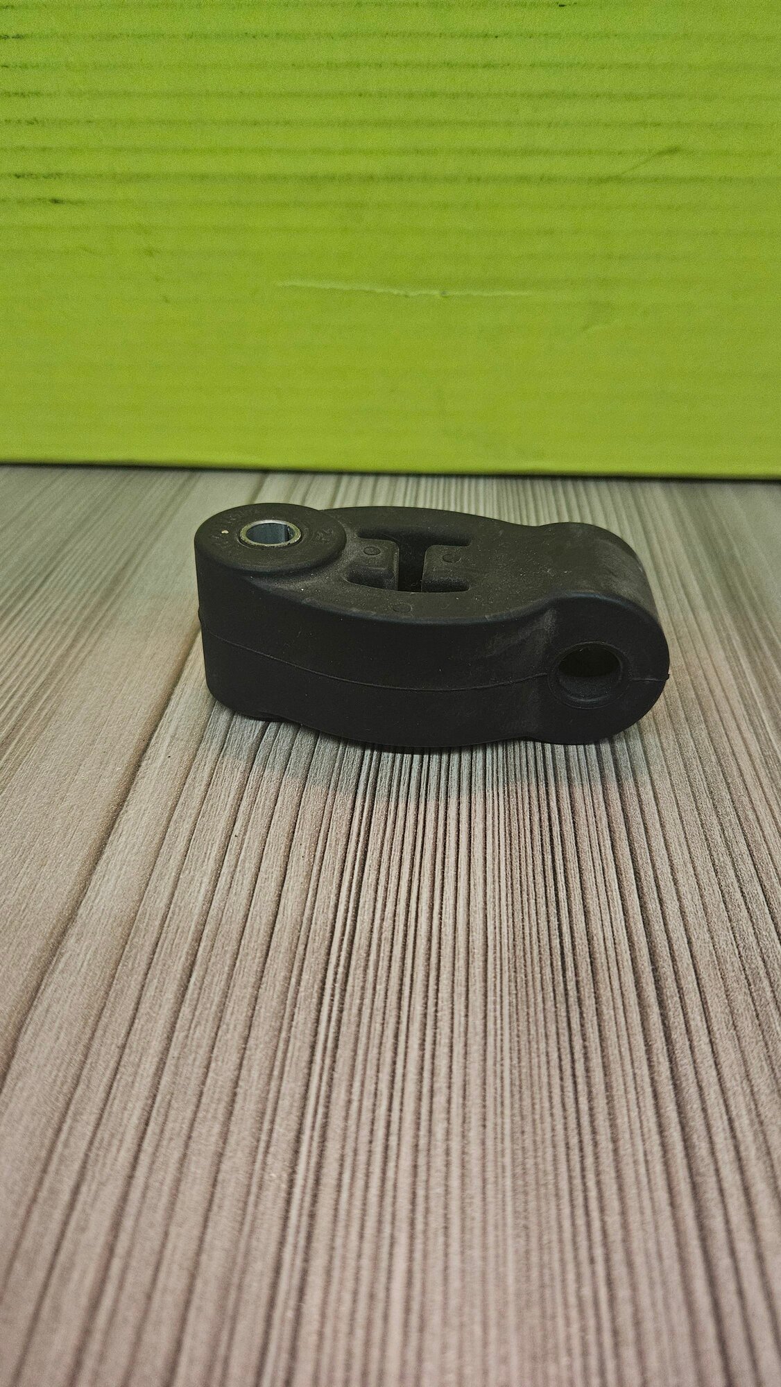 Подушка крепления глушителя mr281817