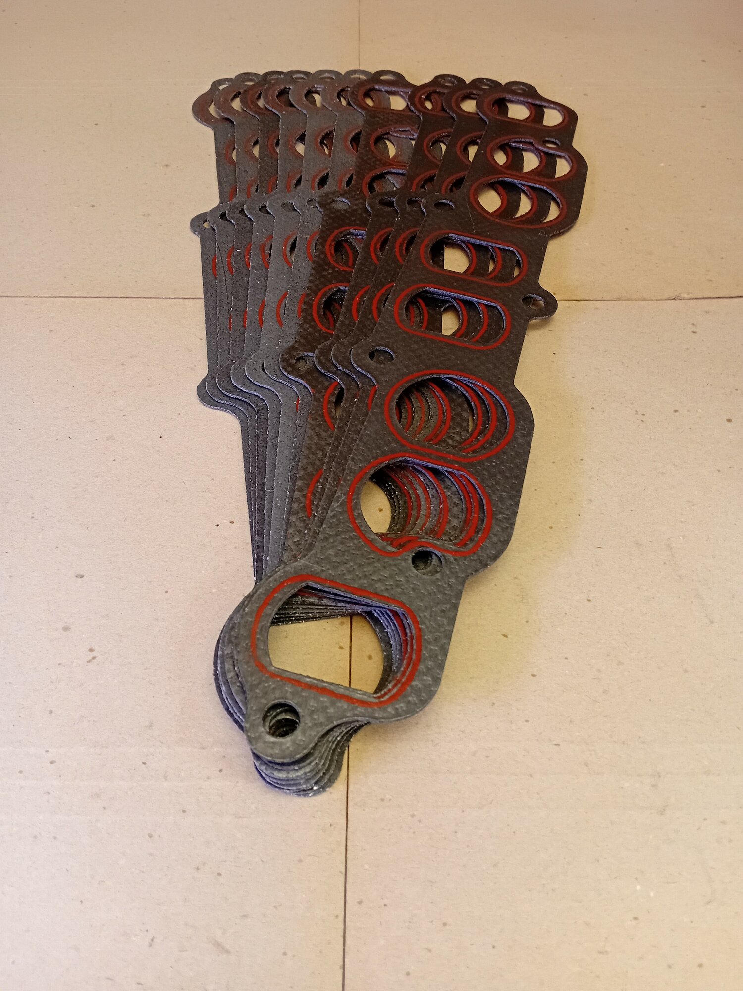 Прокладки коллектора с герметиком для Газ , УАЗ с двигателями ЗМЗ-402, УМЗ-421, УМЗ-4215 и их модификаций комплект 10 штук. КНК 24-1008080