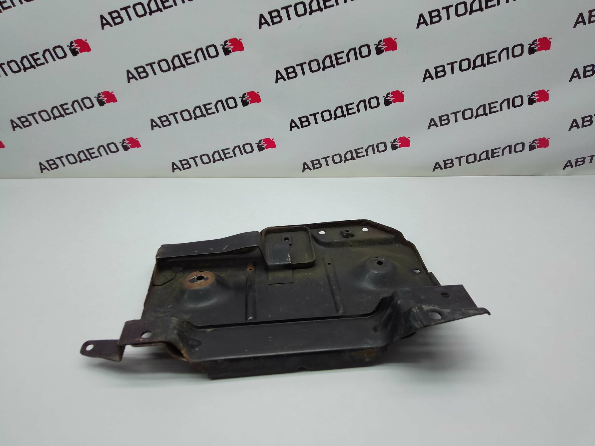 Площадка под АКБ Volkswagen Golf MK3 1992 г