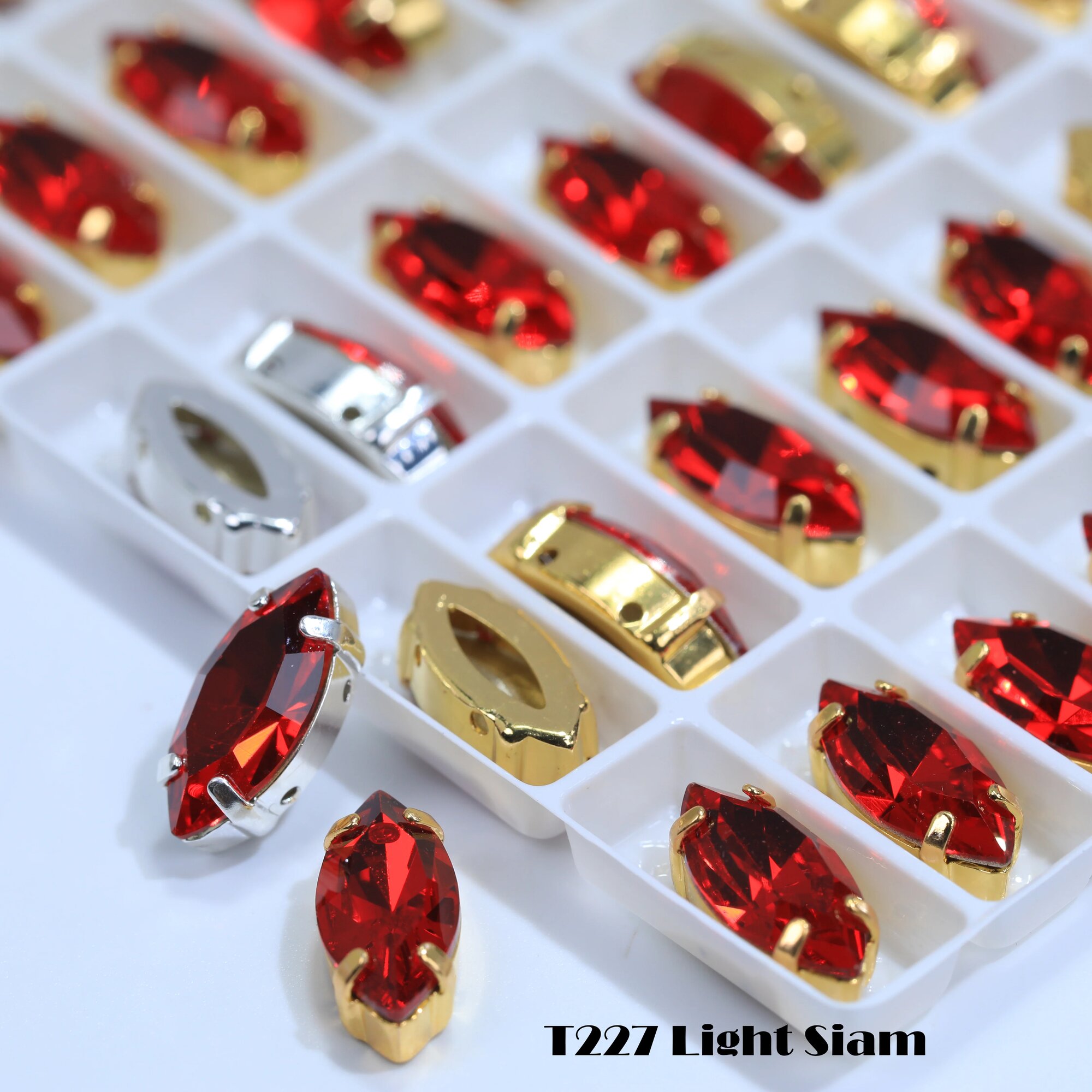 Стразы Marquise T227 Light Siam, 6mm12mm, Silver Claw, 72шт