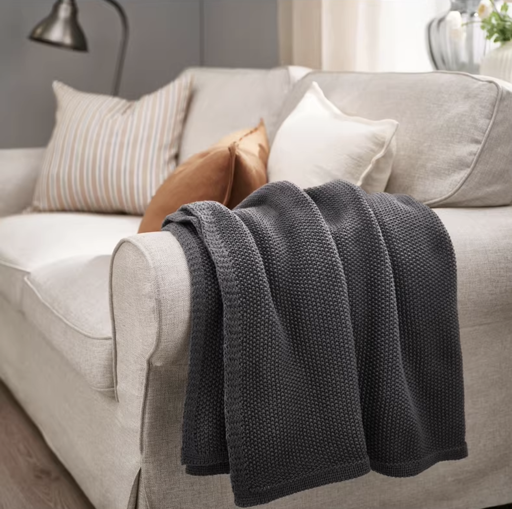 Плед IKEA HUMLEMOTT чёрный , вязаный, 100 % полиэстер, 130 x 170 см