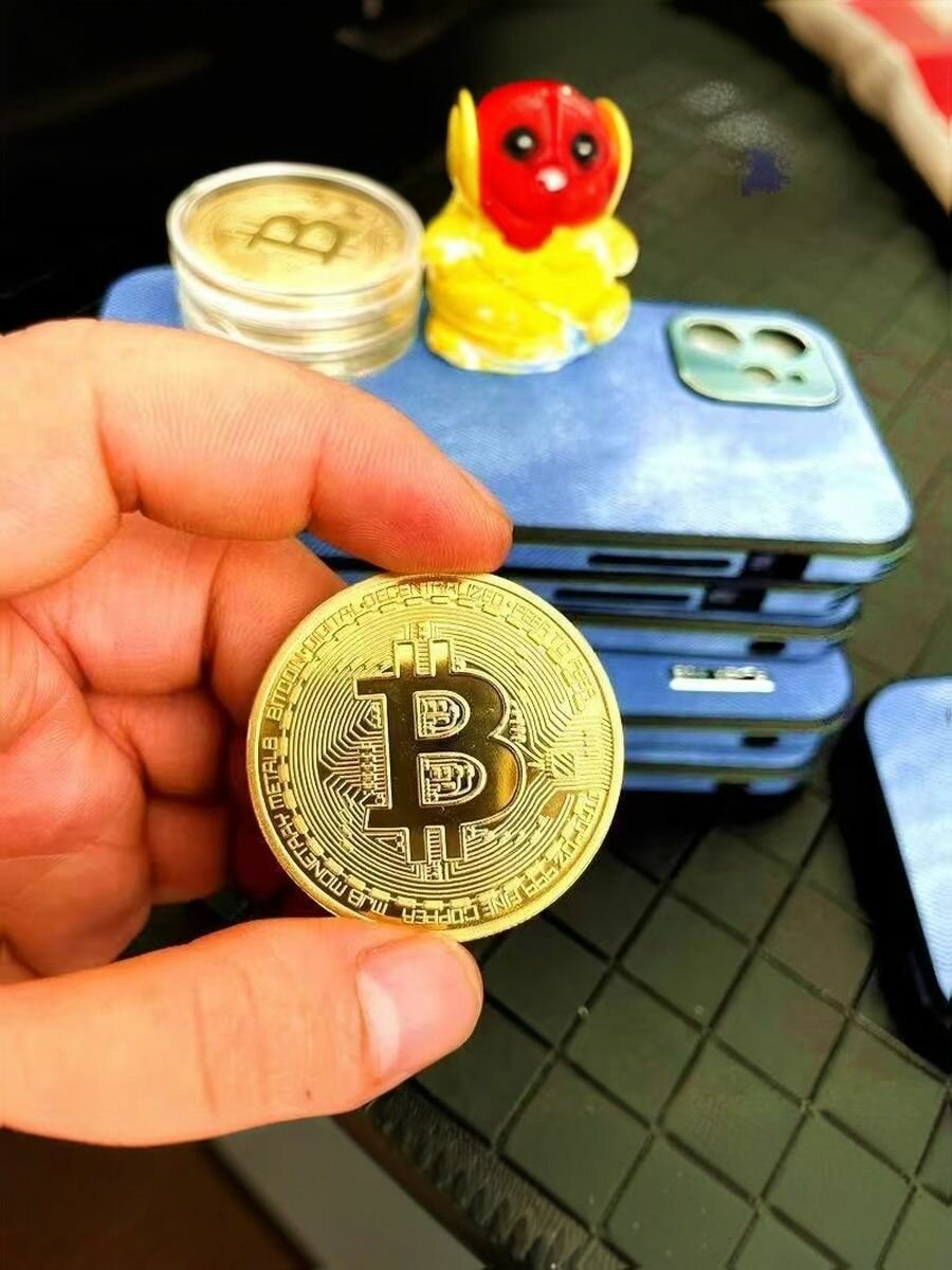 Монета BTC — фото 1