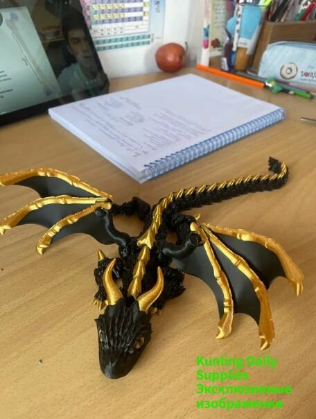 Напечатанный на 3D-принтере летающий дракон с двумя рогами и крыльями гибкая и подвижная детская игрушка гибкий дракон игрушка дракон 3D печать