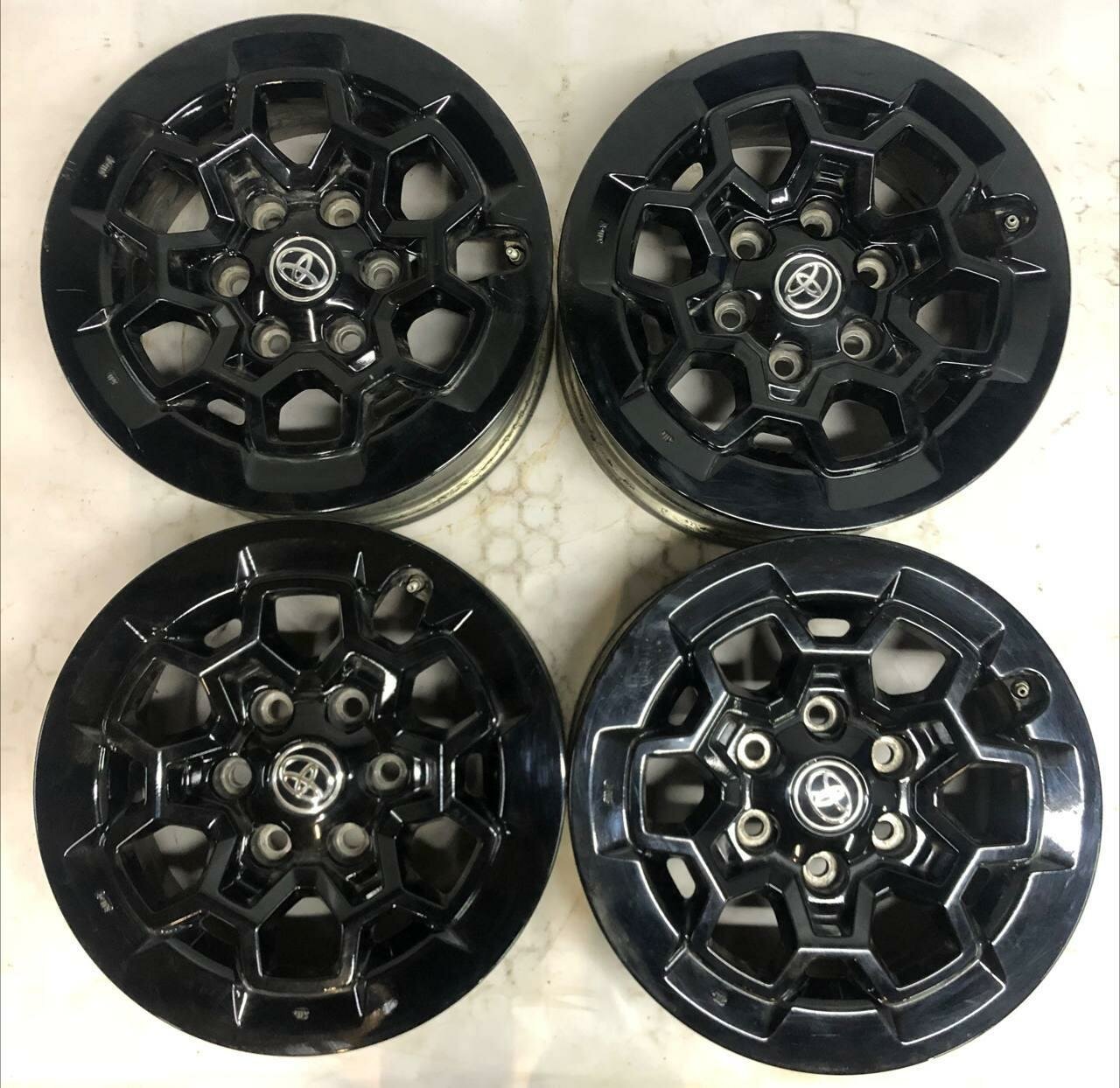 Колесные диски Toyota 17x7.5 PCD 6x139.7 D106.1 ET30 (оригинал)