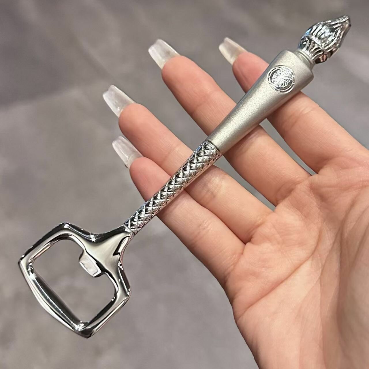 Кросс-бордерный роскошный индивидуальный открывашка для бутылок "Король Лев" для пятизвездочных отелей, открывашка для пивных бутылок из нержавеющей стали 18/10