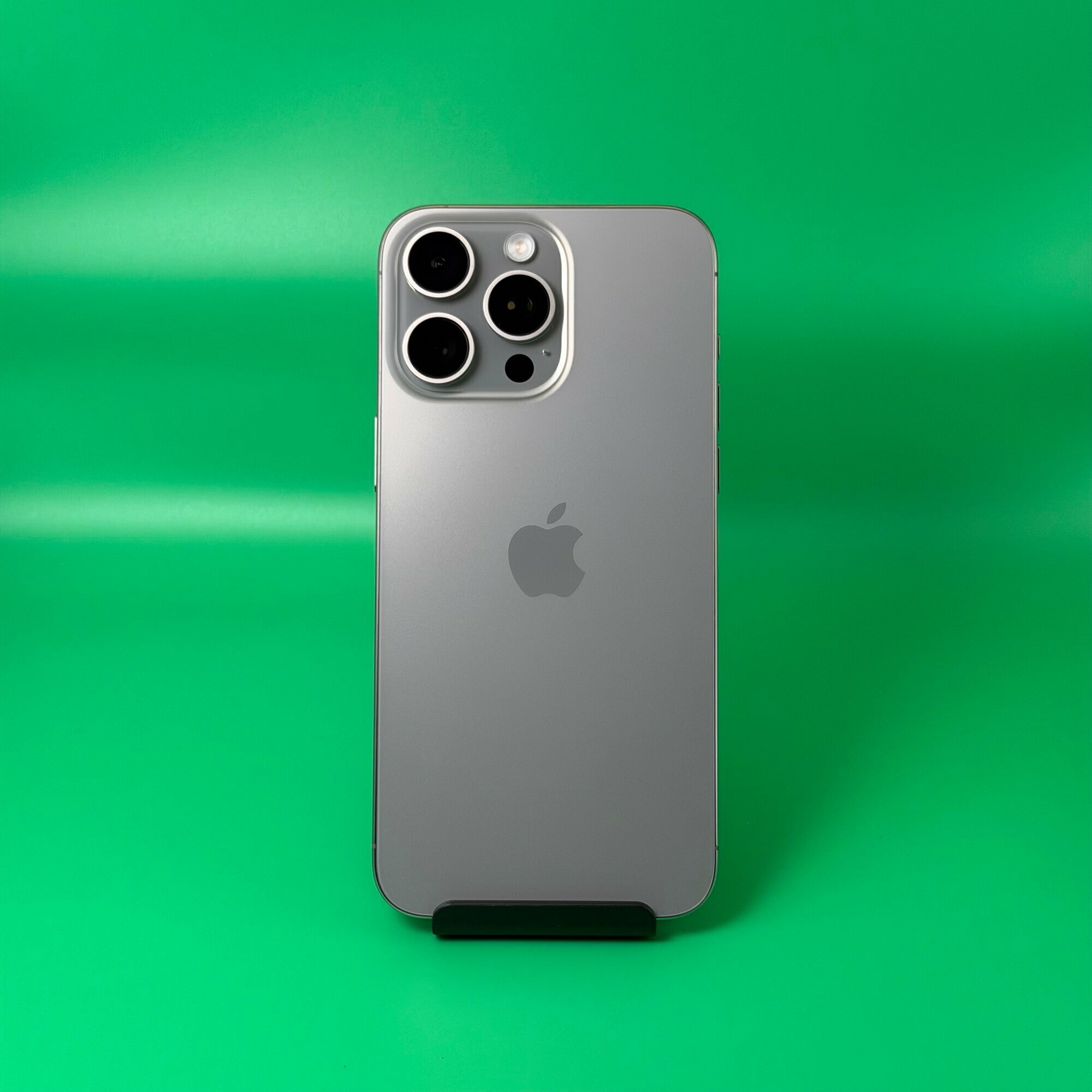 Смартфон Apple iPhone 15 Pro Max 256 ГБ, Dual: nano SIM+ eSim, титан