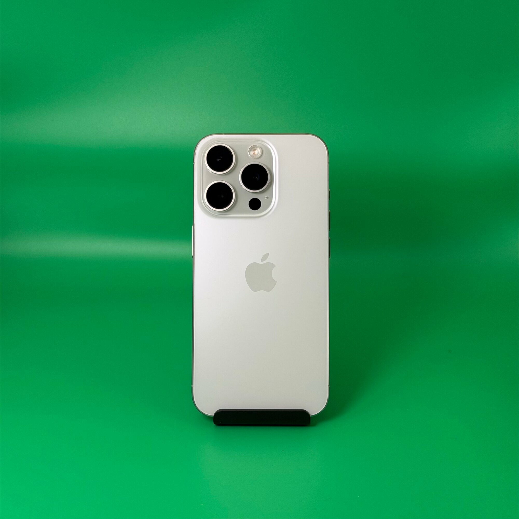 Смартфон Apple iPhone 15 Pro 128 ГБ, Dual: nano SIM + eSIM, белый титан