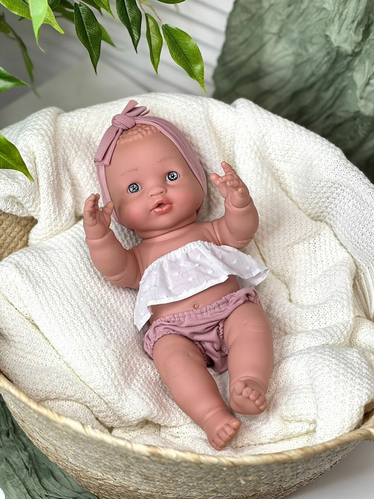 Кукла Manolo Dolls виниловый Mia 33 см