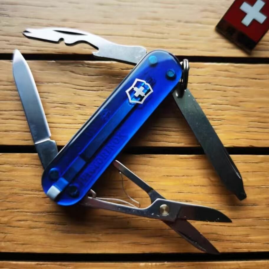 VICTORINOX Швейцарский нож RAMBLER 0.6363 с ножницами и магнитной крестовой отверткой 58mm 10 функций Красный