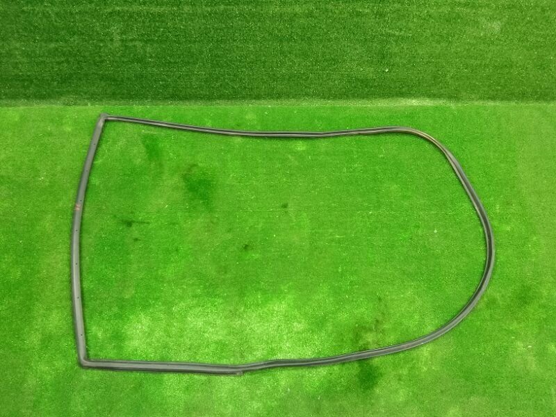 Уплотнитель двери Toyota Corolla Fielder 121 Б/У с пробегом