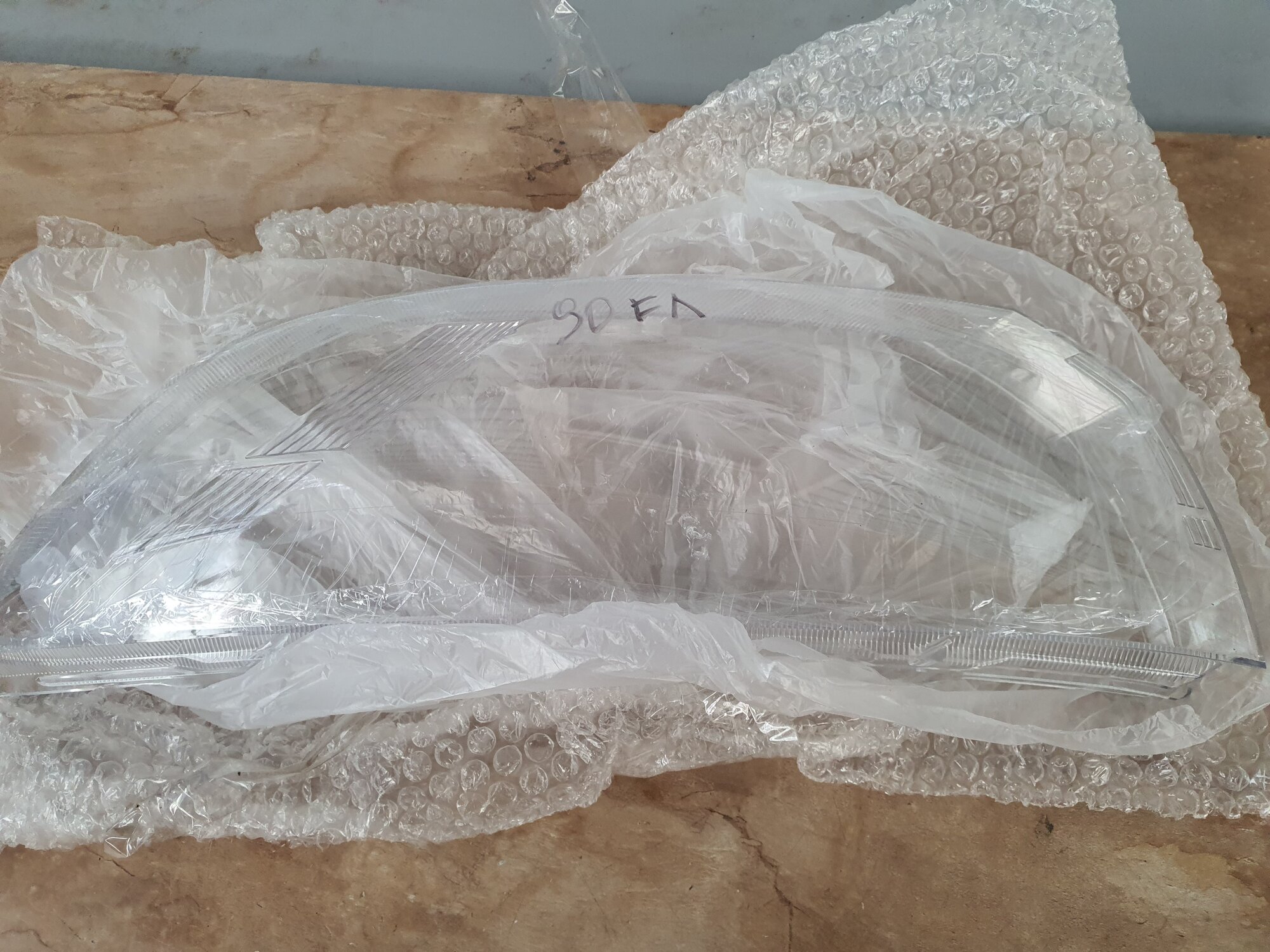 Стекло Фары Переднее Ваз Лада Гранта FL Правое (Пластик).