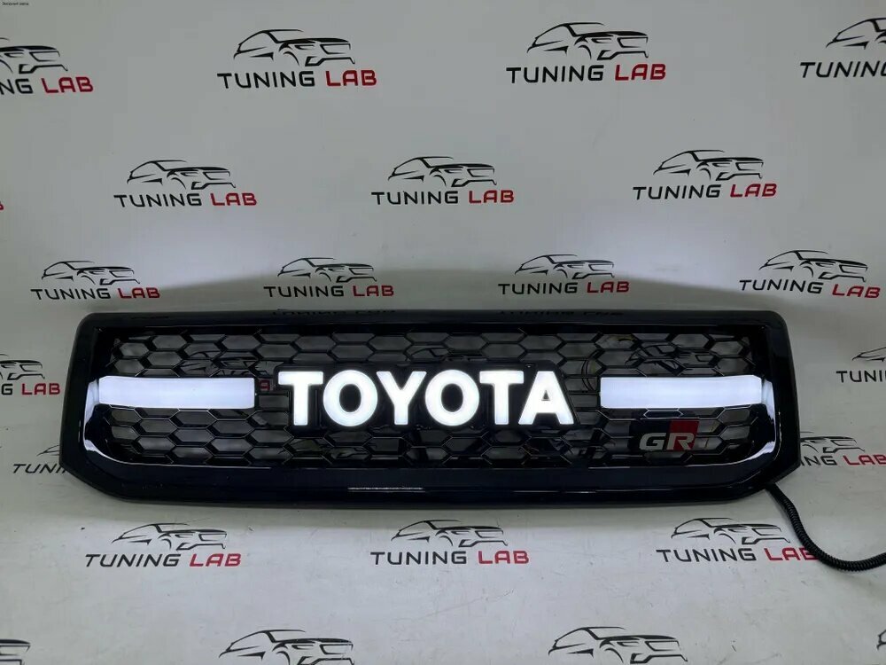 Решетка радиатора для Toyota Land Cruiser Prado 120 (2002-2009), стиль Land Cruiser 300 GR, FULL LED, ABS пластик, черная, установка в штатные места