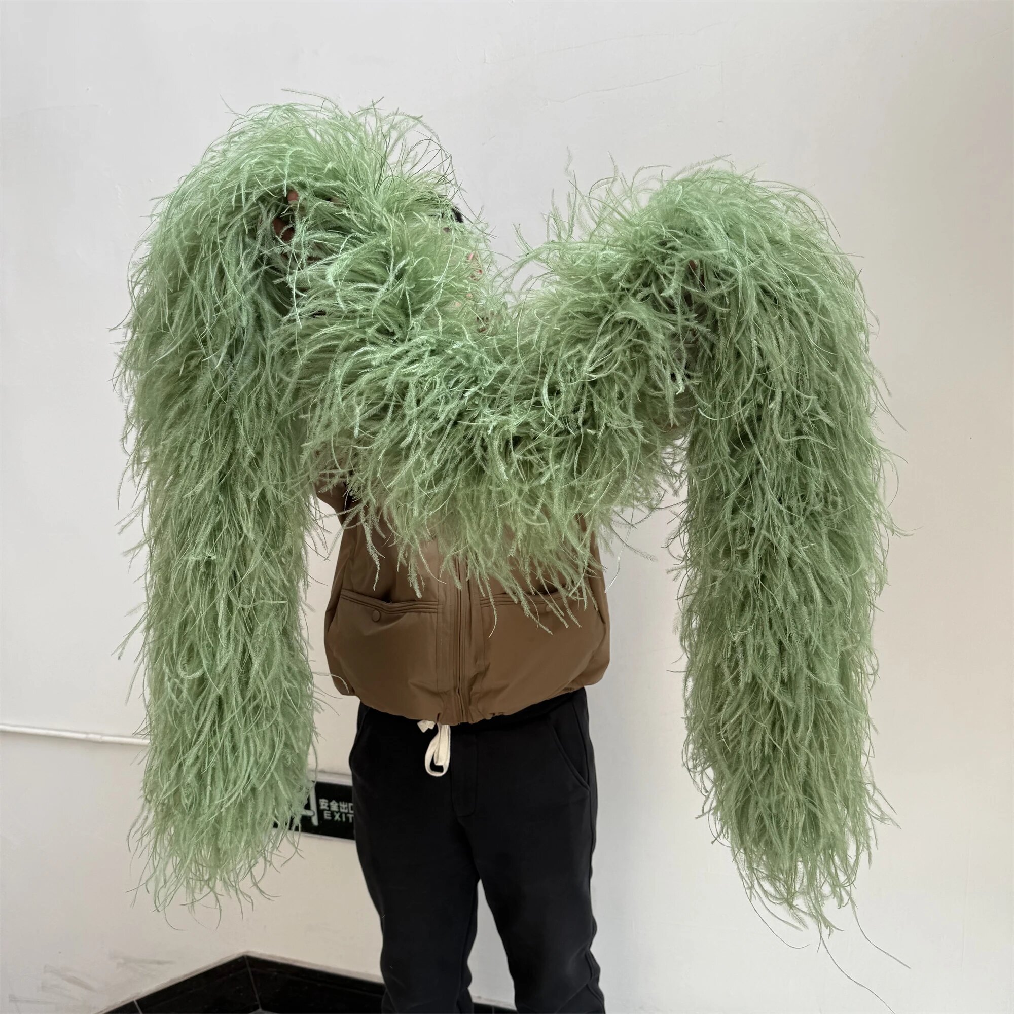 Страусиное перо boa 2 метра 20 слоев 2M3PLY Fluffy Boa, Vanilla Green