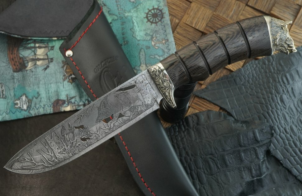 Окские Ножи нож Кабан, клинок дамаск, сквозная гравировка, рукоять стабилизированное дерево