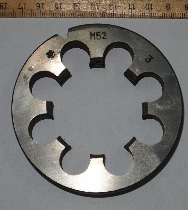 Плашка правая М52х3 сталь 9ХС для нарезания метрической резьбы СССР