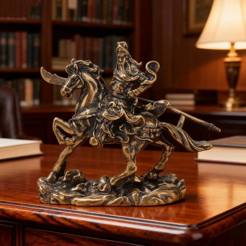 Латунный Гуань Гун верхом на боевом коне - украшение
