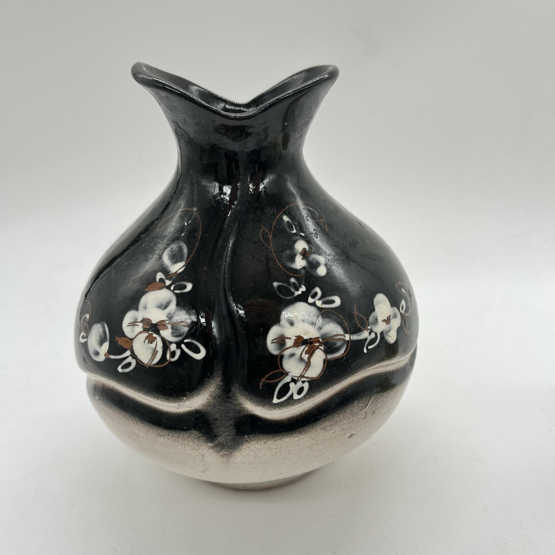 Вазочка с цветочным декором, керамика, роспись, СССР, 1970-1990 гг.