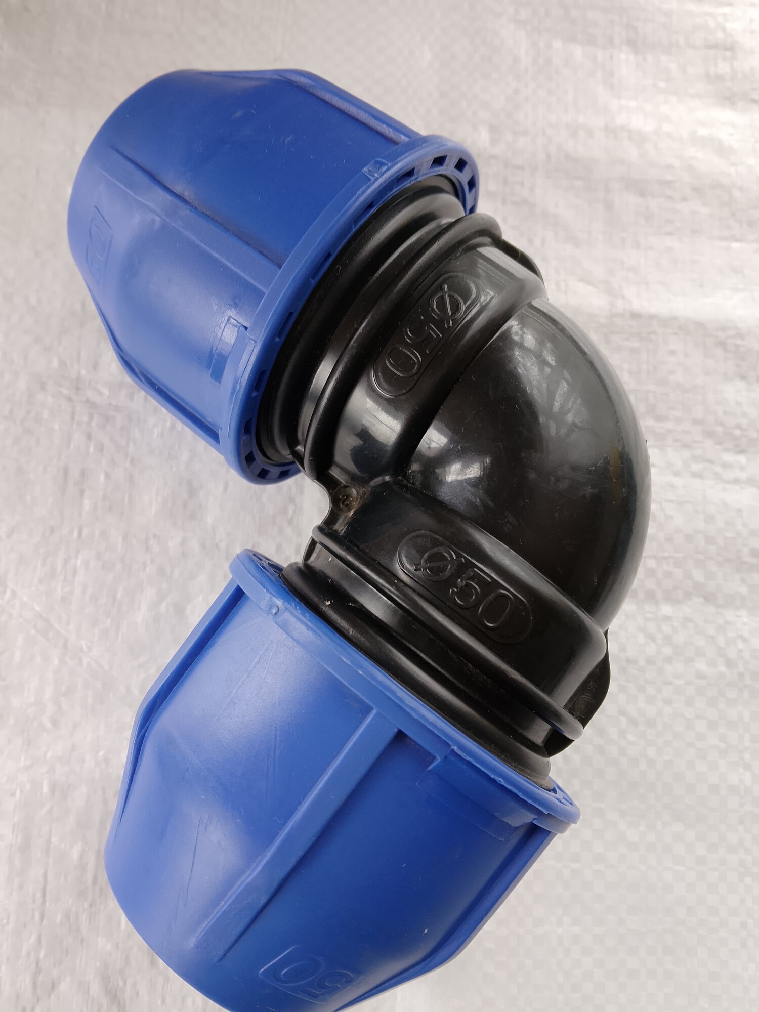 Уголок для труб ПНД Ø 50 на 90 ° .