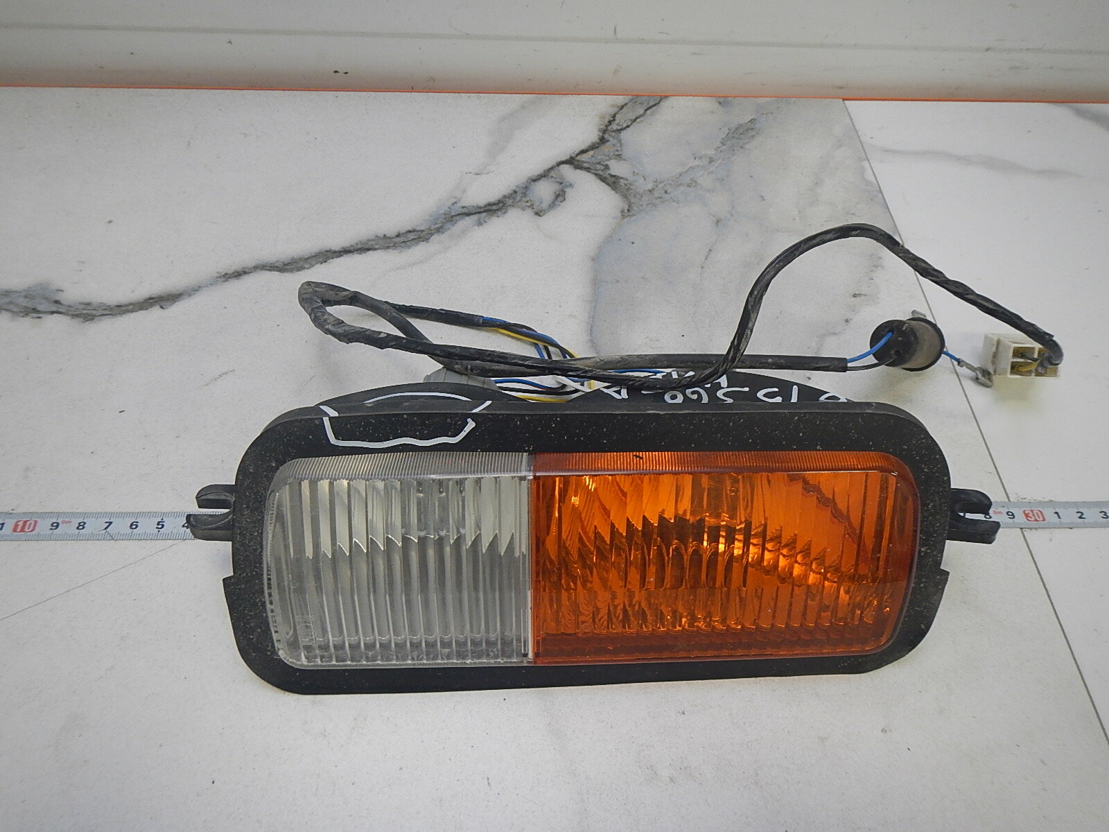 Б/У Указатель поворота левый, ВАЗ (VAZ)-LADA NIVA LEGEND (4X4) LADA NIVA LEGEND (4x4) Поврежден отражатель. 645366 LADA ...