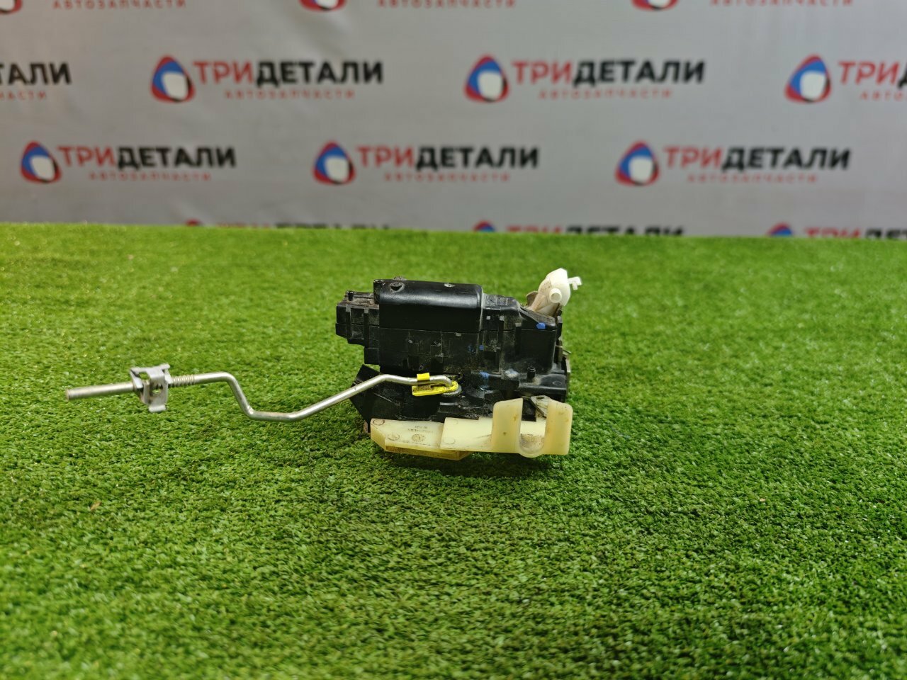 Замок боковой двери Renault Duster 1.5 K9KR858 2018 перед. лев. (б/у)