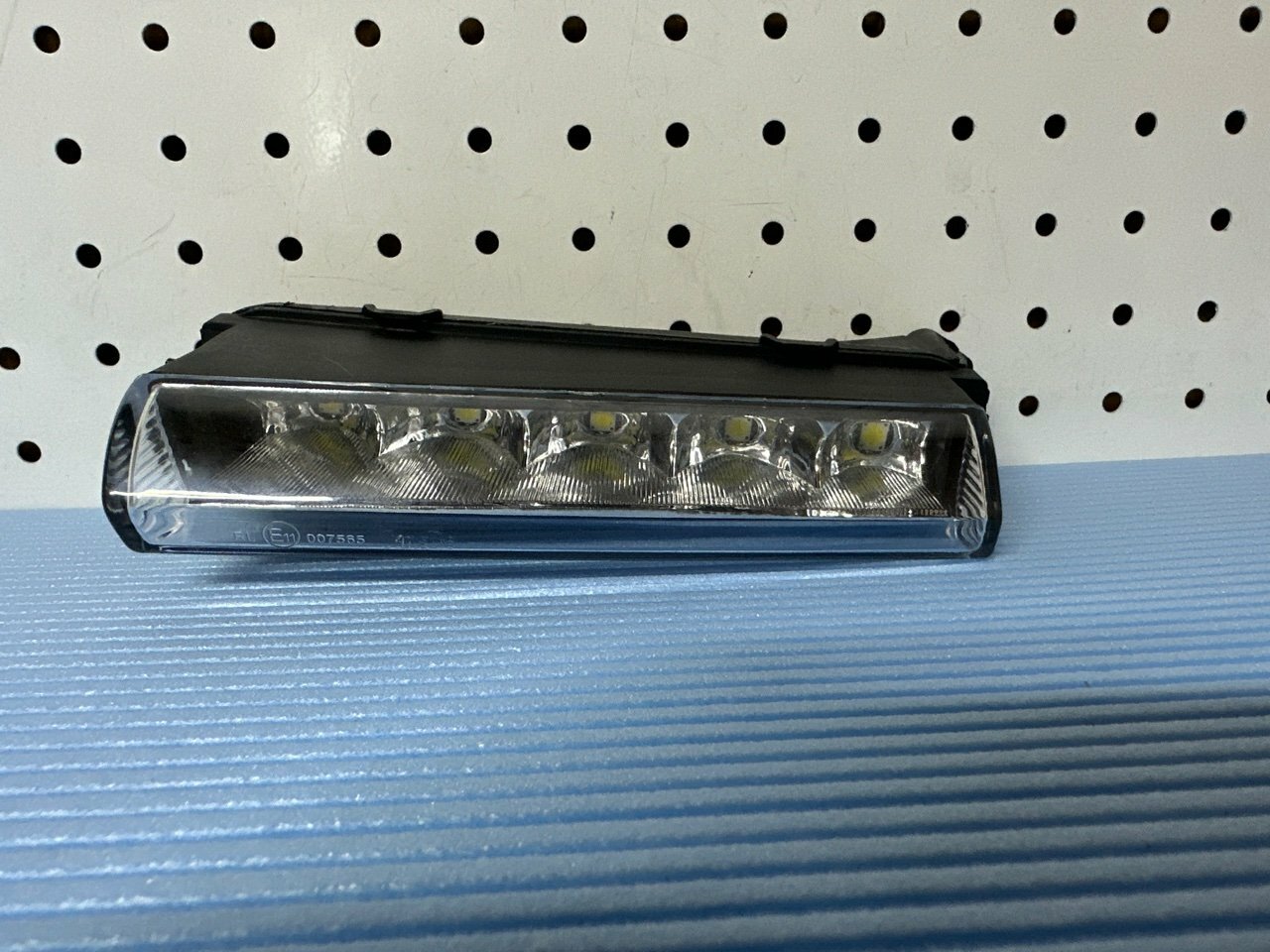 Фара левая (ходовые огни) LED Mercedes Actros MP4 MP5