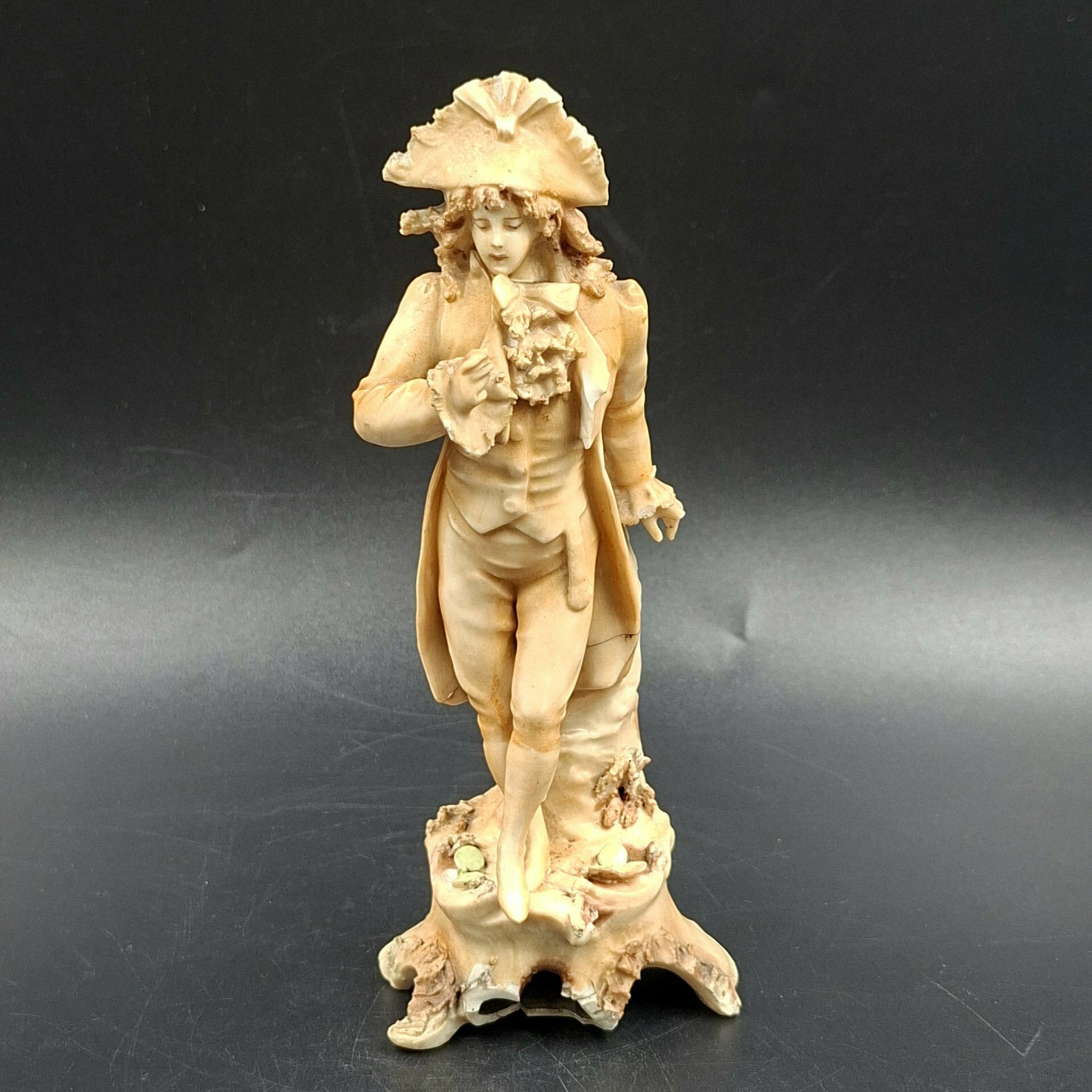 Статуэтка "Галантный кавалер", фарфор, роспись, Западная Европа, 1880-1920 гг.