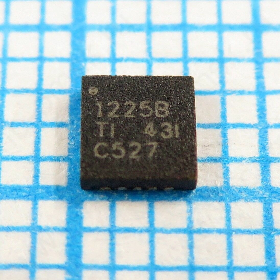 TPS51225B 1225B - 2х канальный синхронный ШИМ контроллер