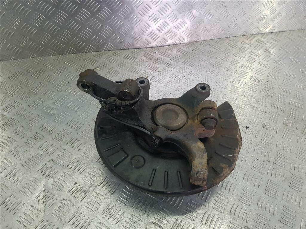 Кулак передний правый Б/У для MERCEDES-BENZ Vito W639 (2003—2010) A6393300732