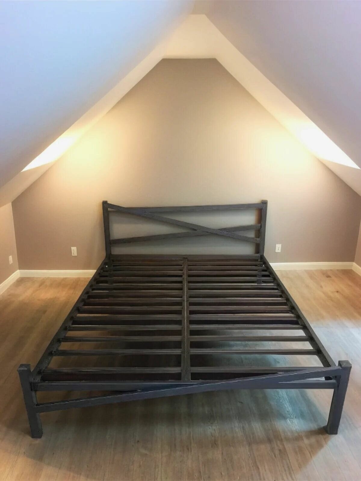 Двуспальная кровать "Афина" от LOFT Mebel, кованая, металлическая, с изножьем, 120 см x 190 см — фото 1