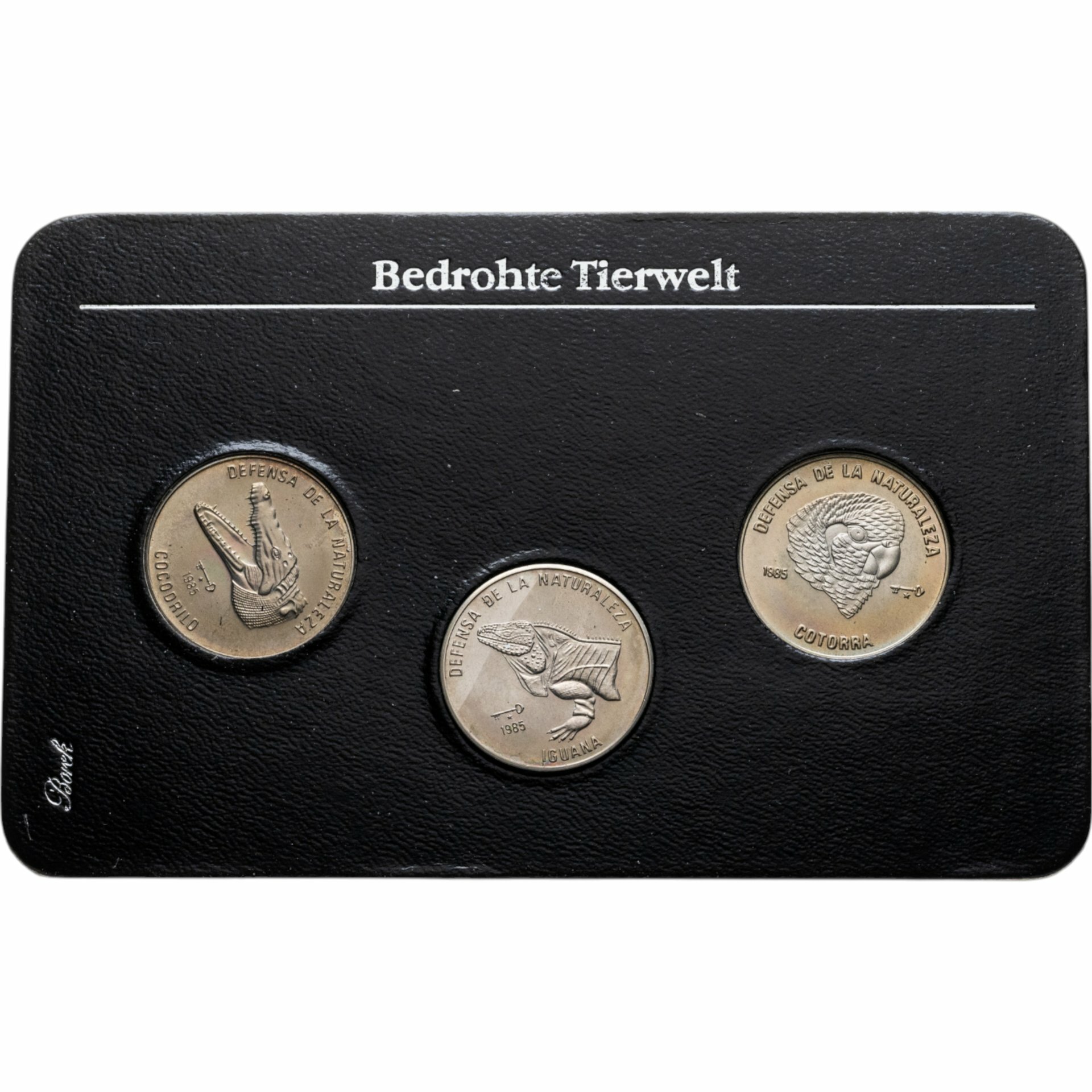 Куба набор из 3-х монет 1 песо 1985 "Головы Крокодила, Игуаны, Попугая" в буклете, Мельхиор медь-никель, в сохранности UNC