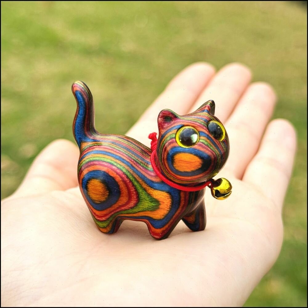 Фигурка кота из сандалового дерева
