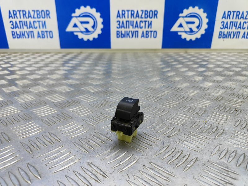 Б/У Кнопка стеклоподъемника пер.пр LADA X-Ray / Лада Иксрей 1.6 21129 106 Л.С 2019