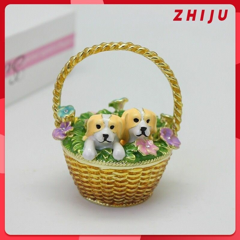 Шкатулка с эмалью Влюбленные собачки настольный декор, ручная работа, желтый цвет, 5.5x5.5x7.5 см