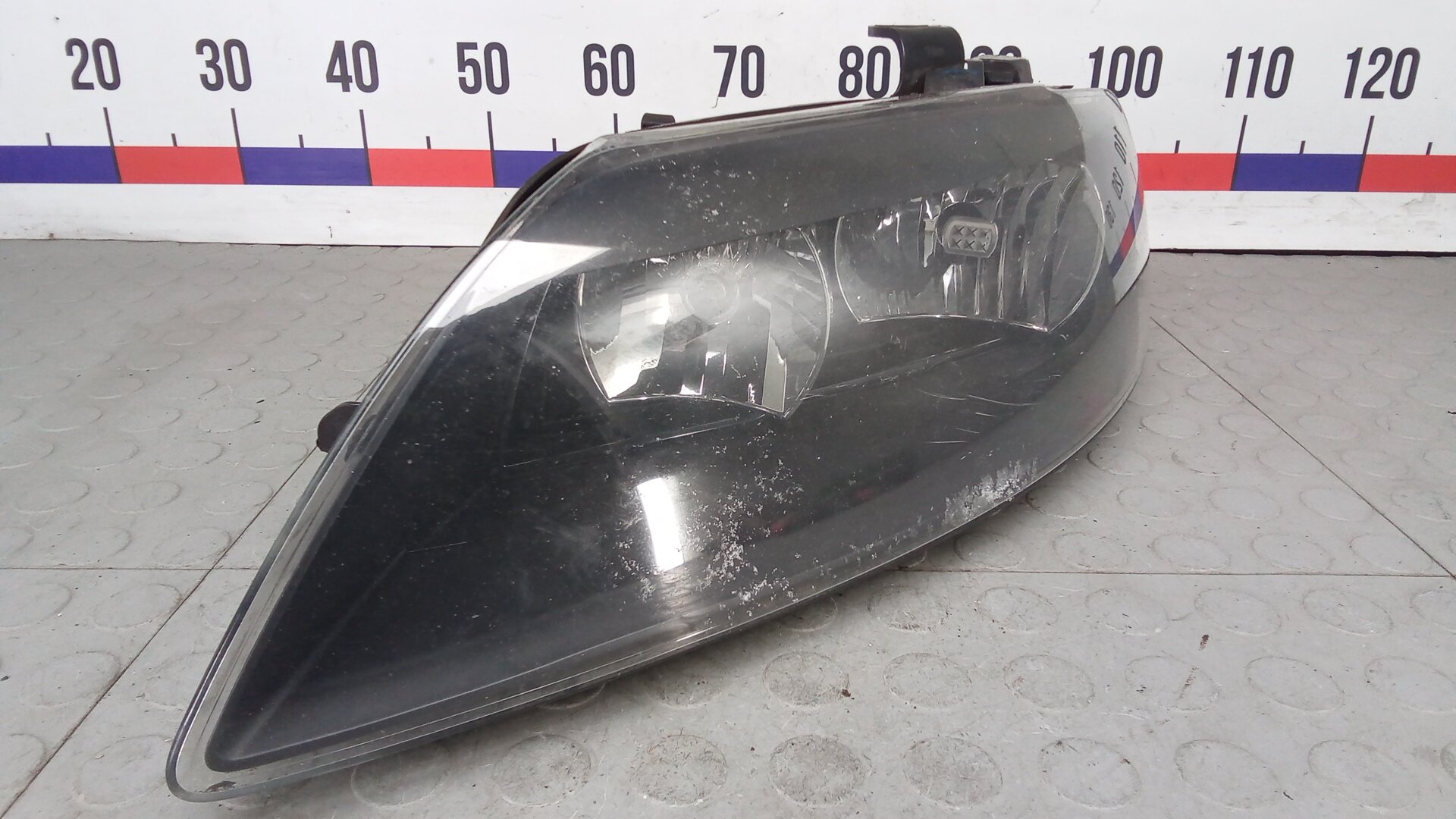 Фара левая AUDI Q7