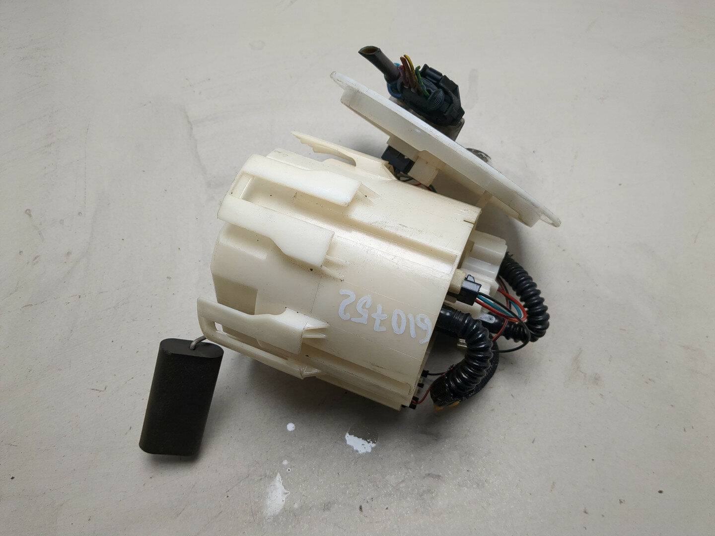 Насос топливный электрический Opel Astra H Б/У