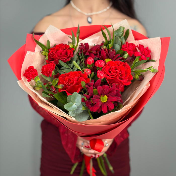 Букет Мое сердце в стильной упаковке. «365 Поводов» - живые цветы с доставкой