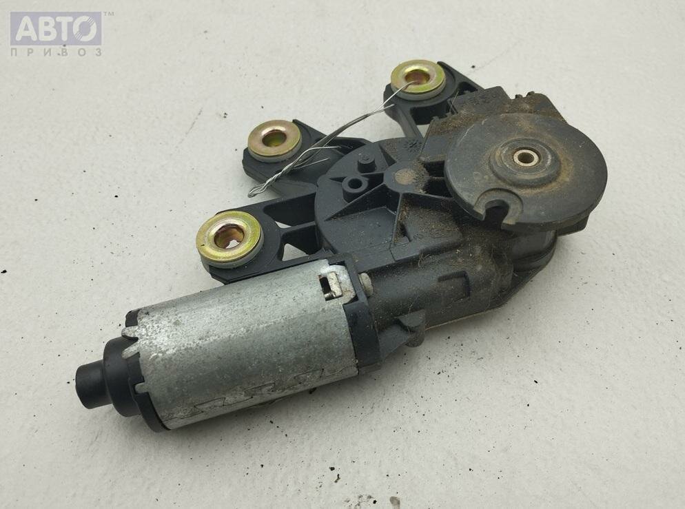 Двигатель стеклоочистителя заднего (моторчик дворников) Volkswagen Touareg