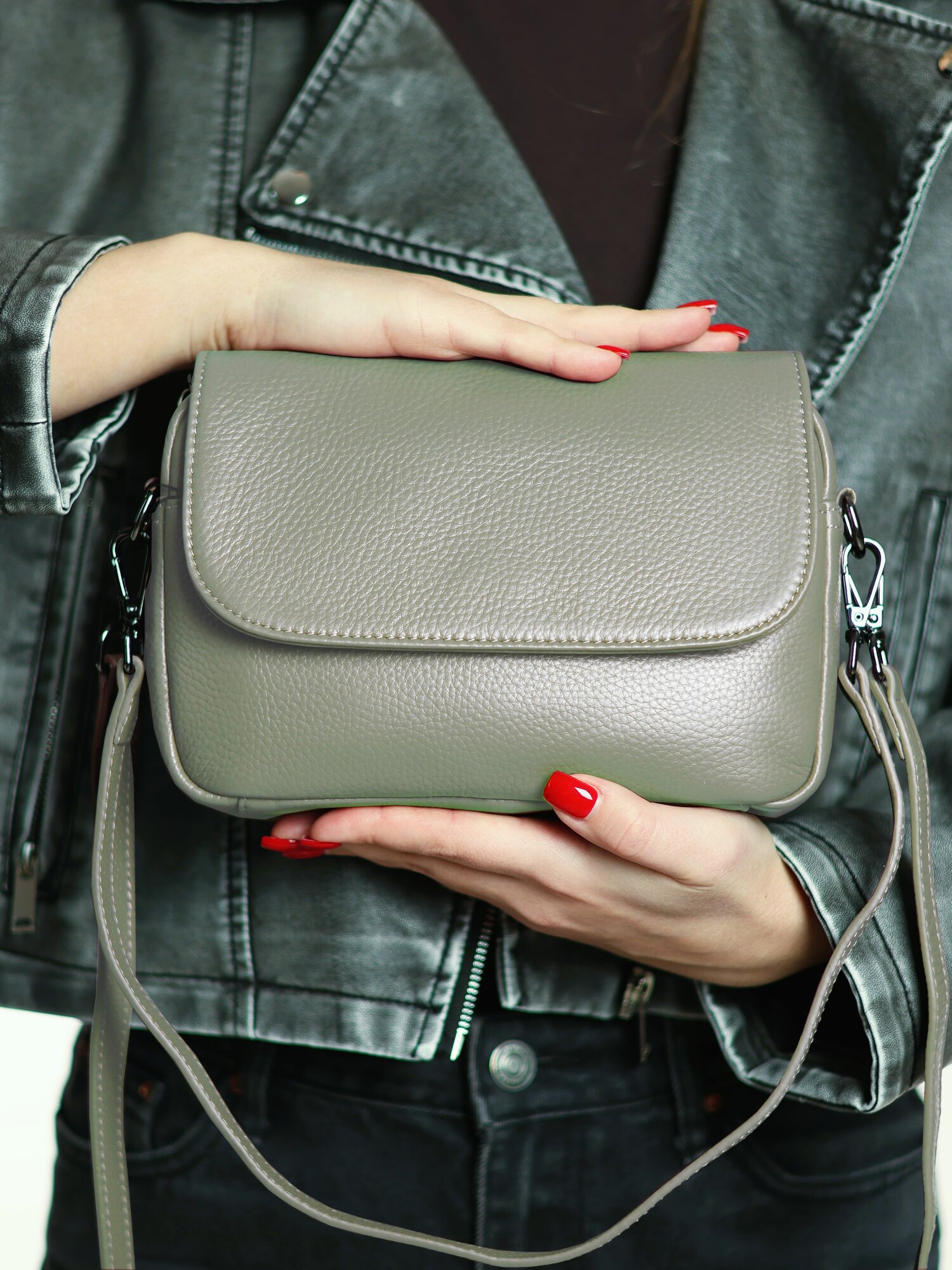 Сумка кросс-боди  МариОль с клапаном