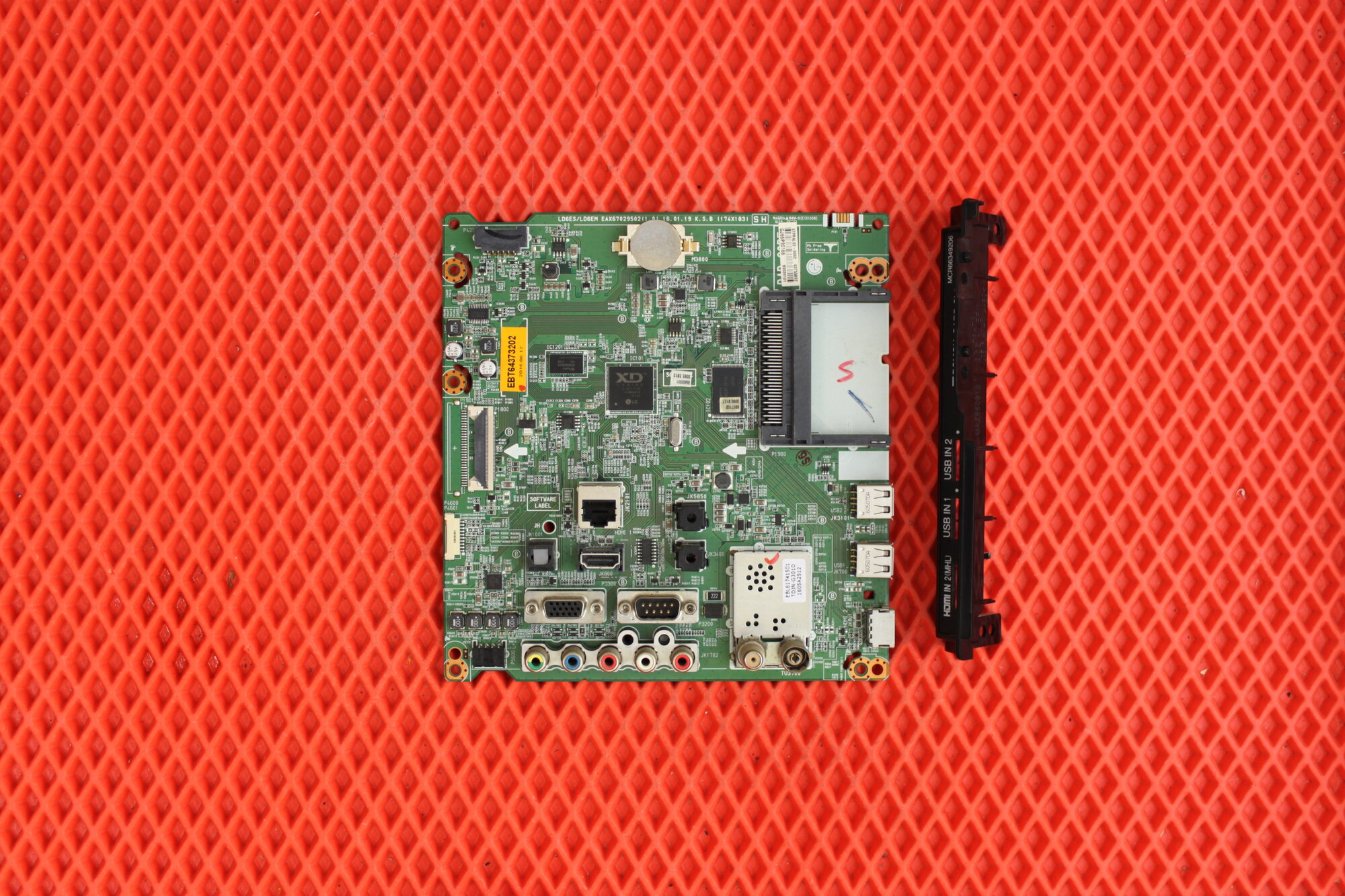 Основная плата (MAIN) EAX67029502 (1.0) для телевизора LG 43LW540S-ALOA37 в надёжной упаковке