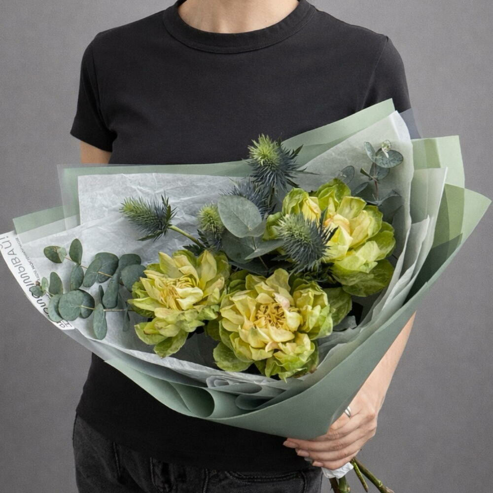 EXOTIC: Букет с розой вегги, эрингиумом и эвкалиптом