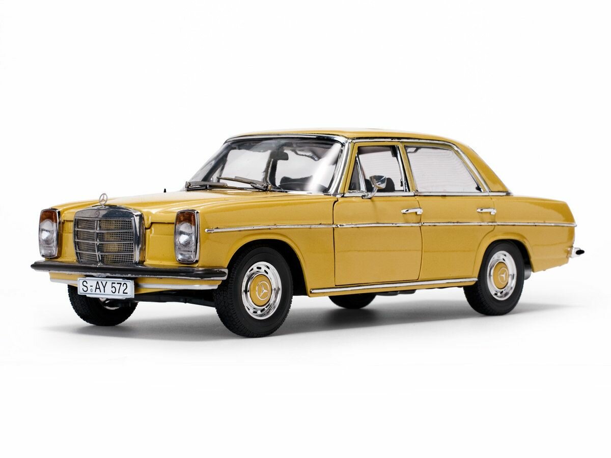 Модель автомобиля SunStar в масштабе 1:18: Mercedes-Benz Platinum Edition Blue