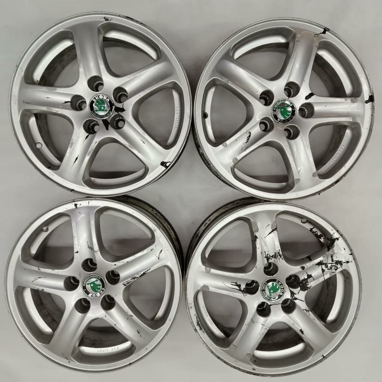 Колесные диски Skoda 15x6 PCD 5x100 D57.1 ET38 (оригинал)