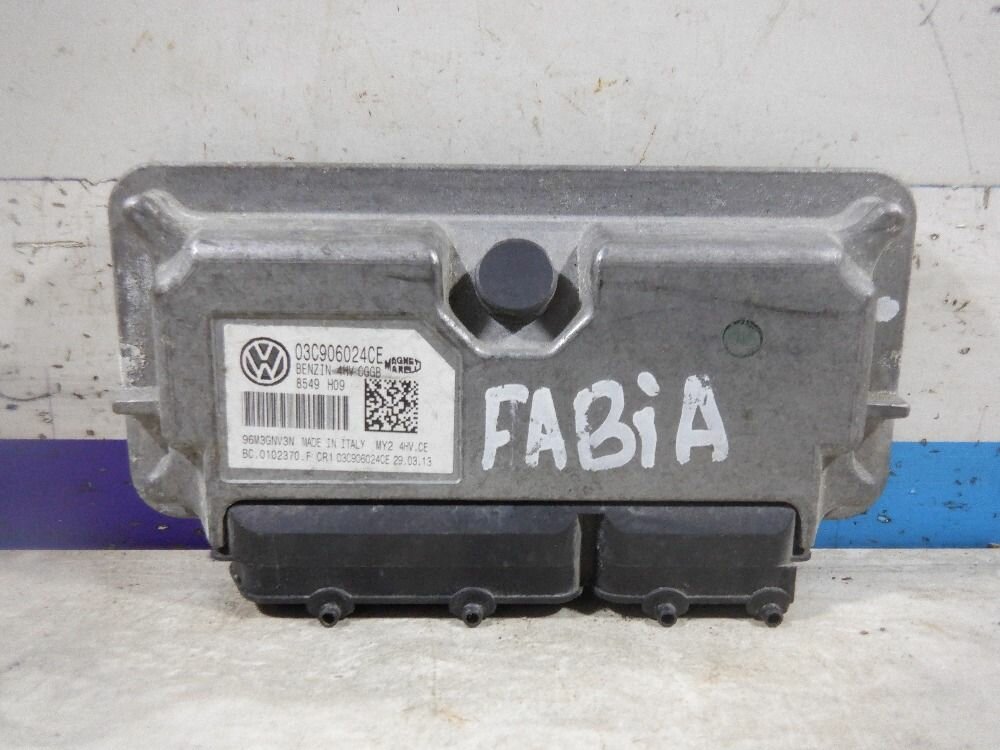 Блок управления двигателем Skoda Fabia II