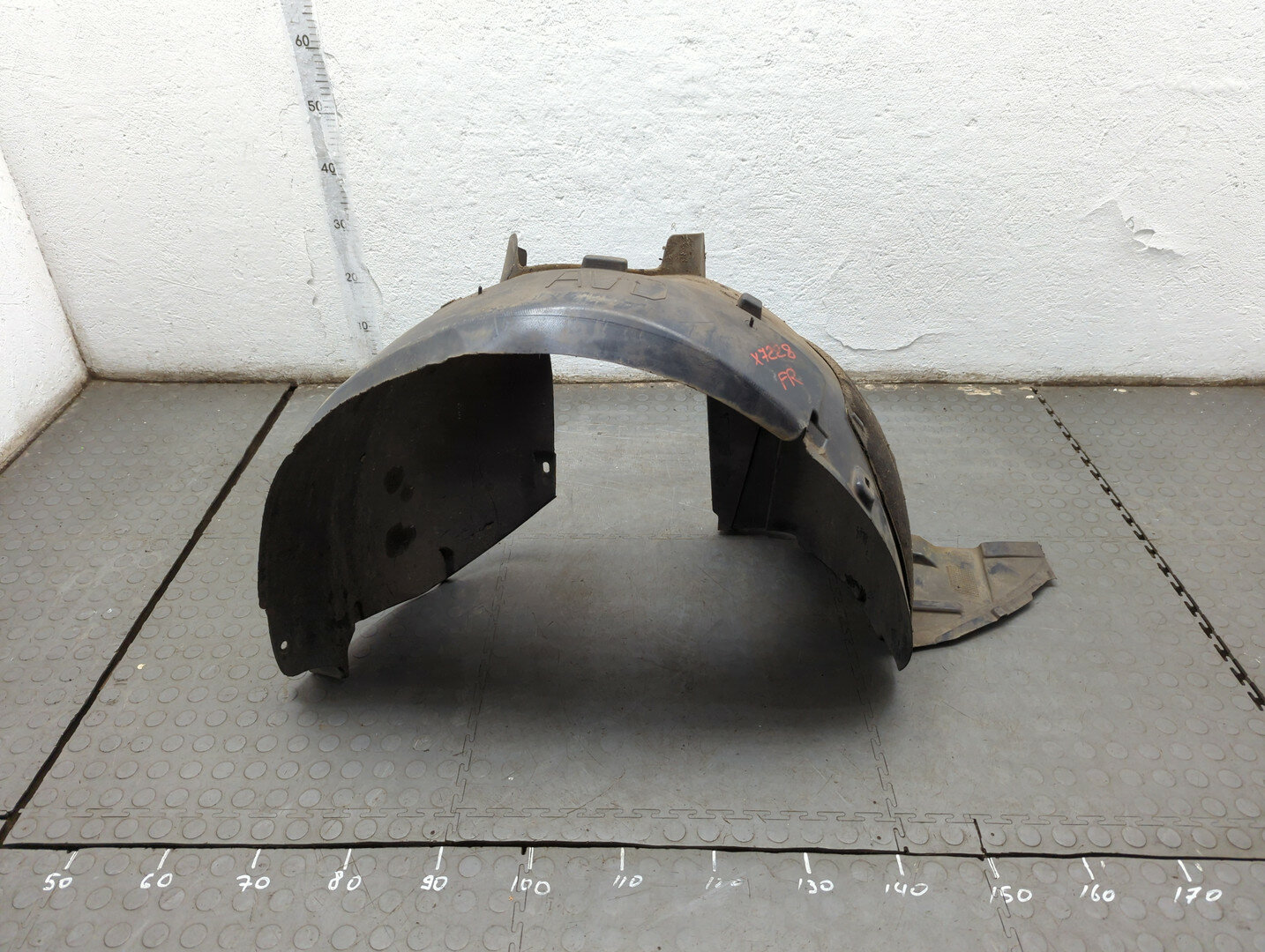 Защита арок (подкрылок) правая передняя Citroen C3 picasso Б/У