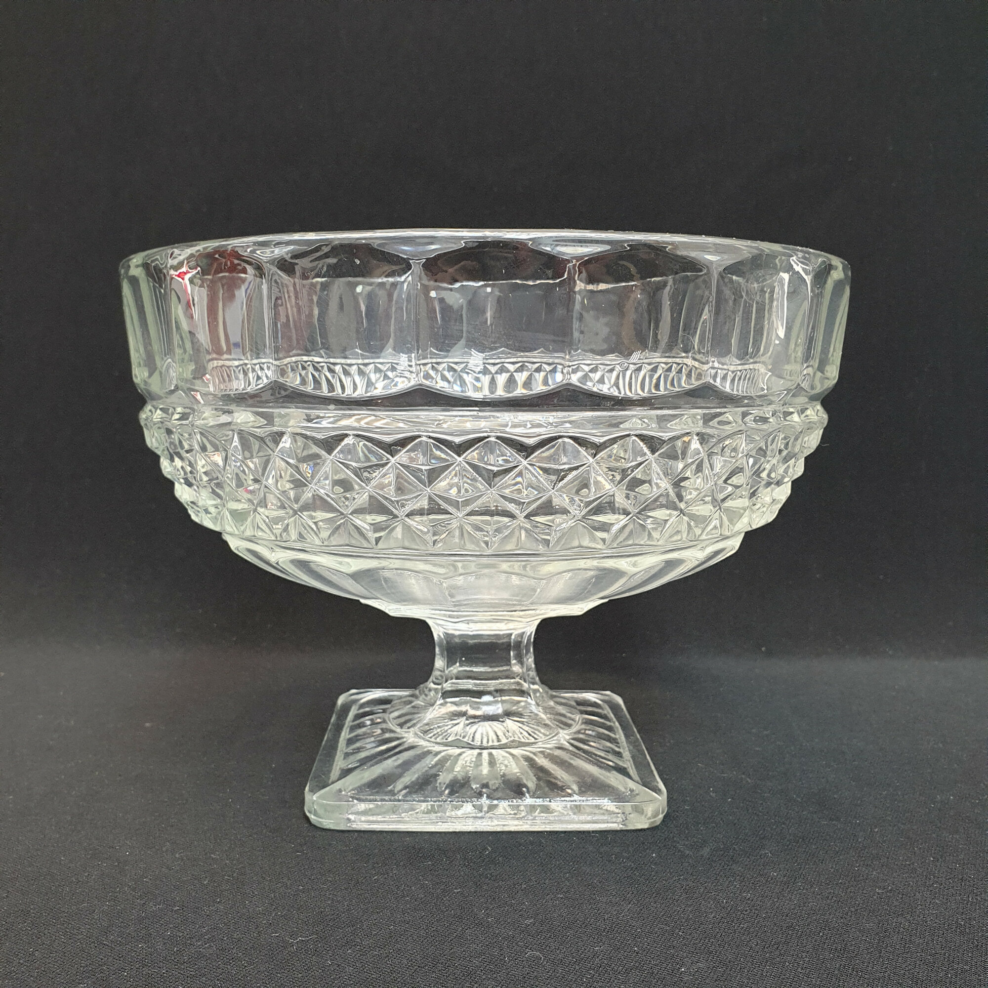 Винтажная ваза на ножке 14 см на 1 литр, хрусталь, СССР.