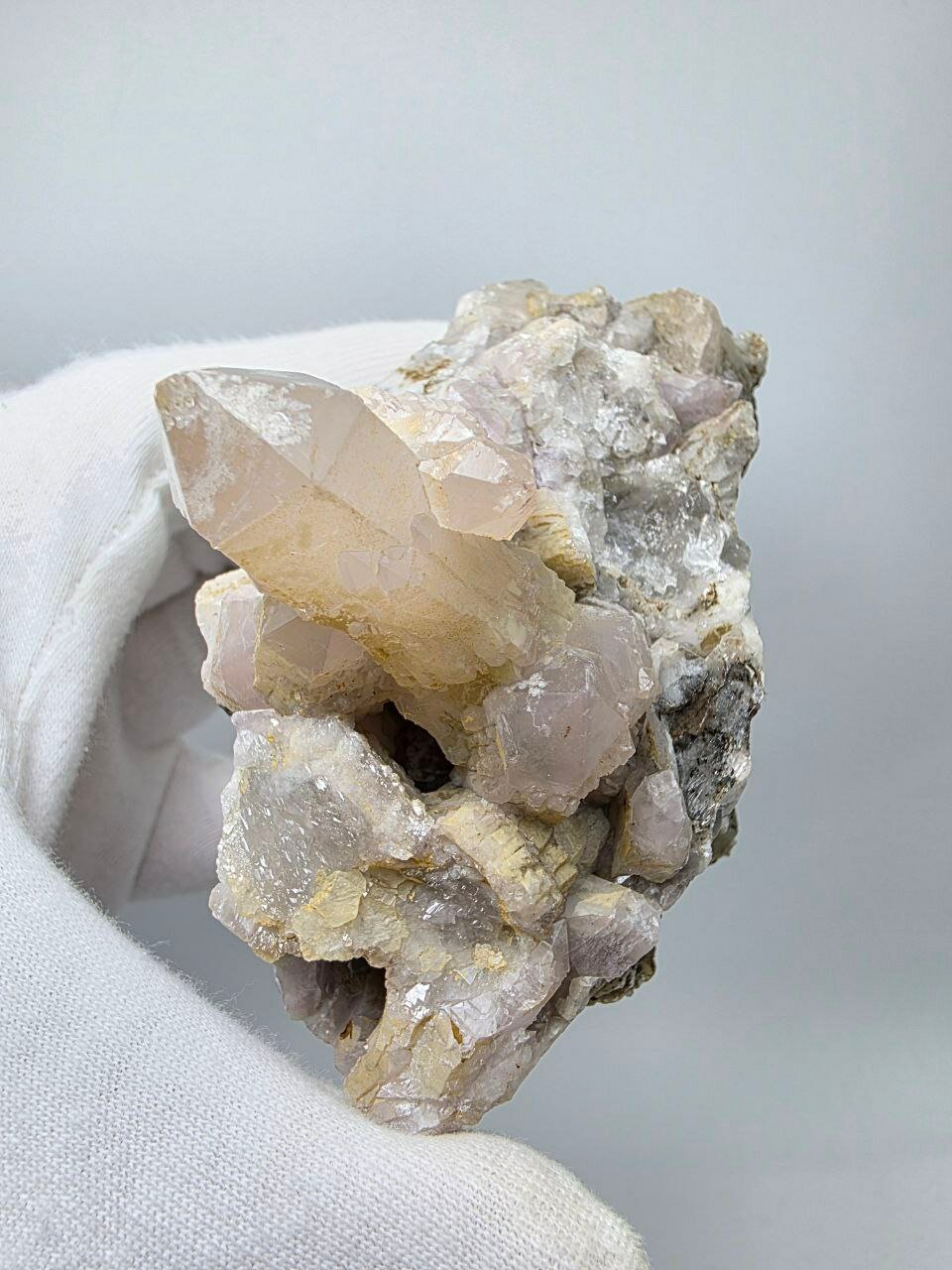 Друза кварца 94 мм, 238 г.