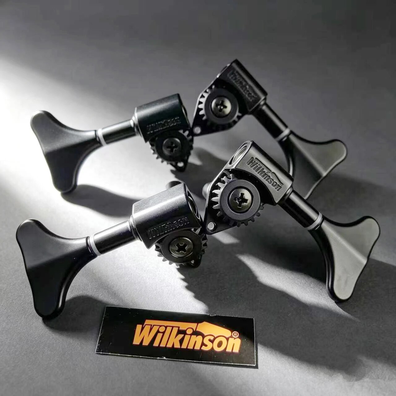 Wilkinson WJB-750 черные электронные тюнеры для бас-гитары Black 3R2L