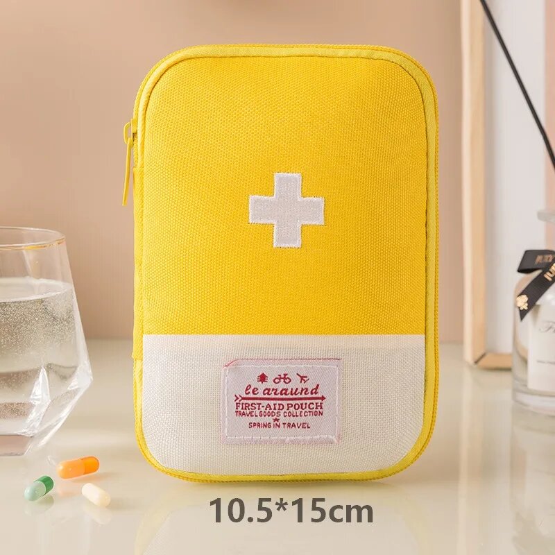 Желтая аптечка First Aid Pouch 10.5*15см