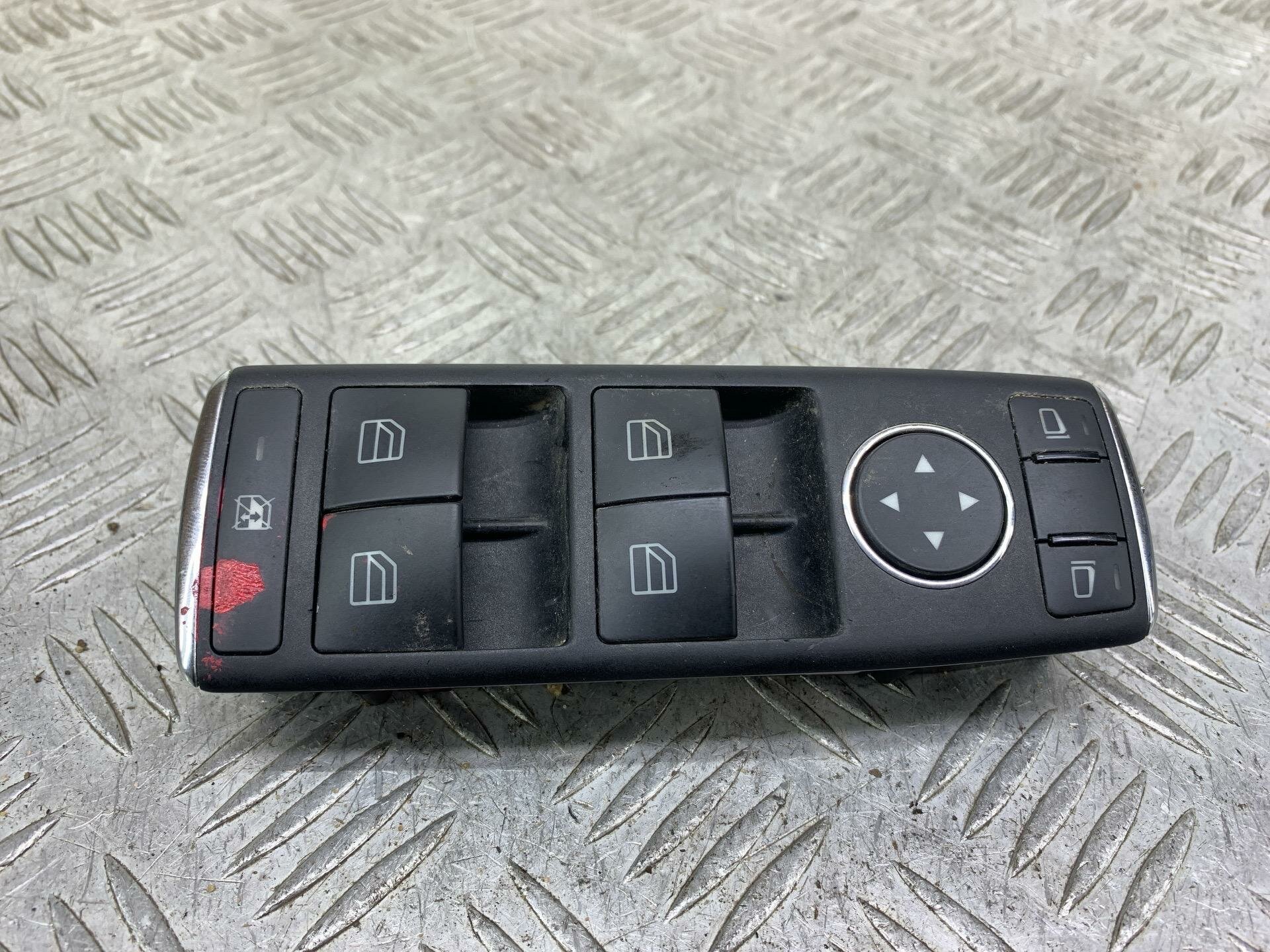 Блок управления стеклоподъемниками передней левой Mercedes-Benz C W204 2007 A2048700151